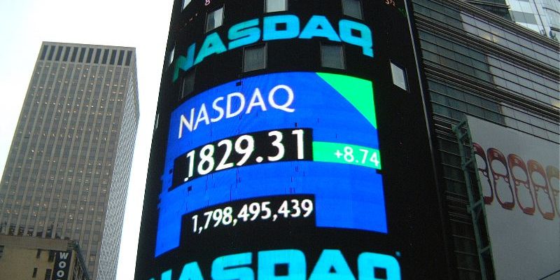 Nasdaq Bubble? - Trading Game